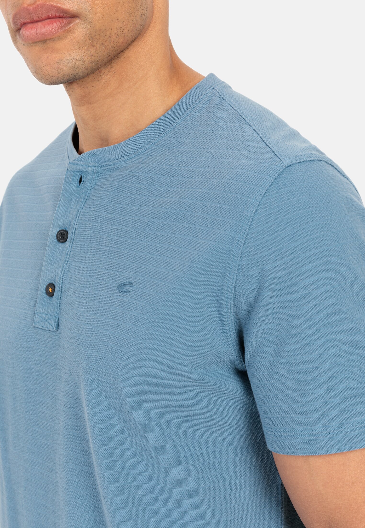 Short sleeve henley for Men in blue | camel active